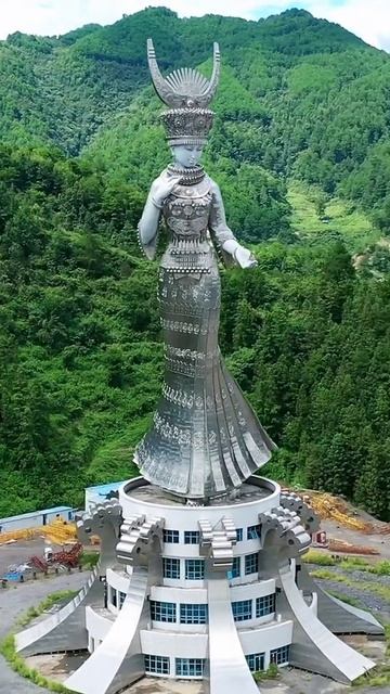 Ян Аша — статуя богини красоты 📍