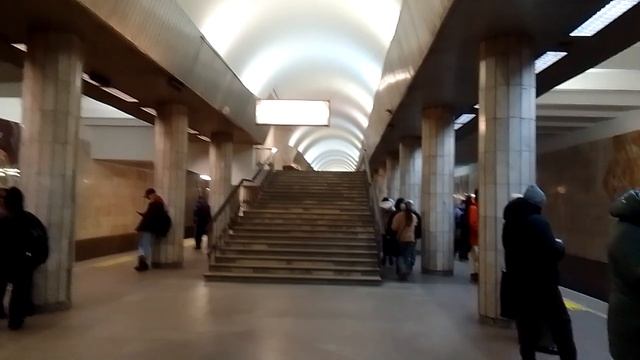 На Станции Метро " Сибирская"/Новосибирск/ 26.03.2025