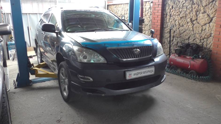 Замена масла и фильтра в автомате на Toyota Harrier Тойота Харриер 2003 года
