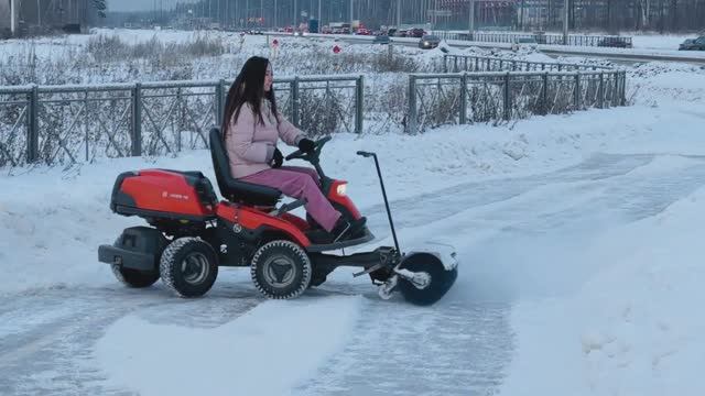 Под силу любой девушке!) Ремонт садового райдера Husqvarna r316t ! Ремонт газонокосилок хускварна!