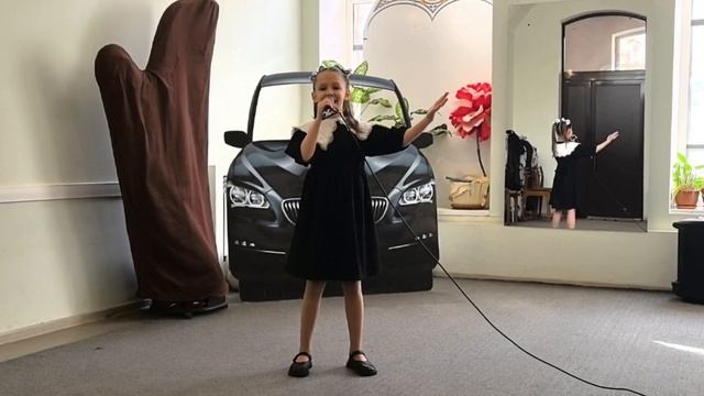 589. Соколова Виктория, г. Астрахань. Я хочу чтобы не было больше войны (А. Петряшева)