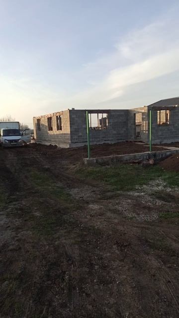 Соседи говорят что теперь дом становится похожим на дом а у меня до сих пор нет такого ощущения