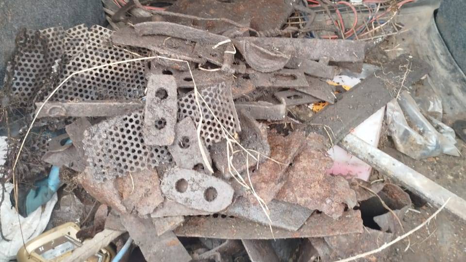 КОП ВОЗЛЕ СТАРЫХ ГАРАЖЕЙ