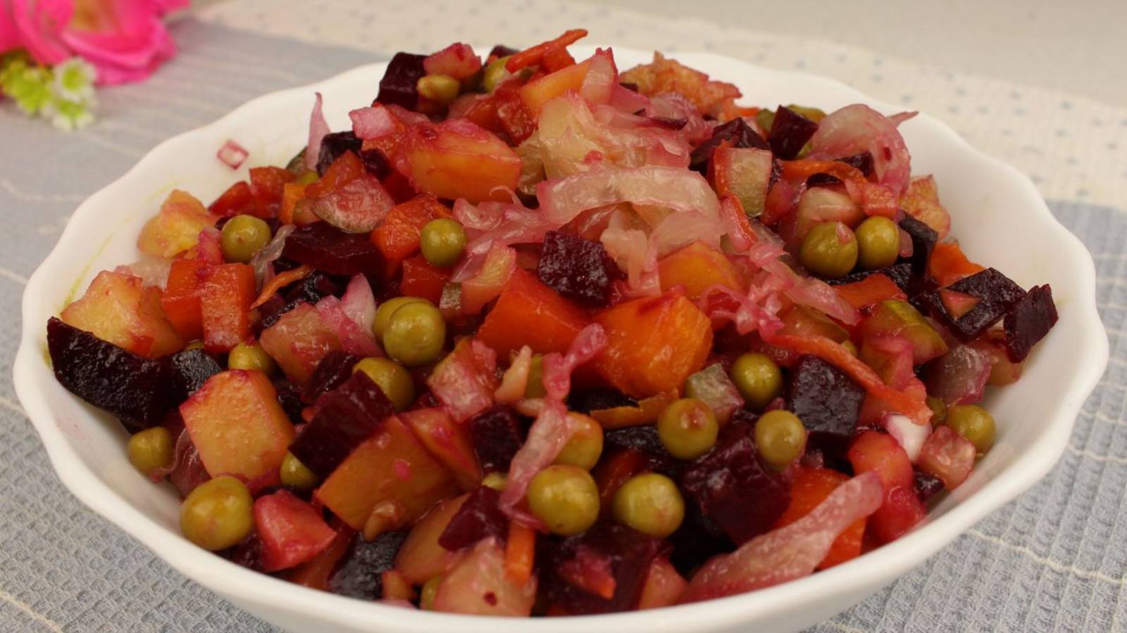 Винегрет с квашеной капустой и горошком. Постный салат в Великий пост.