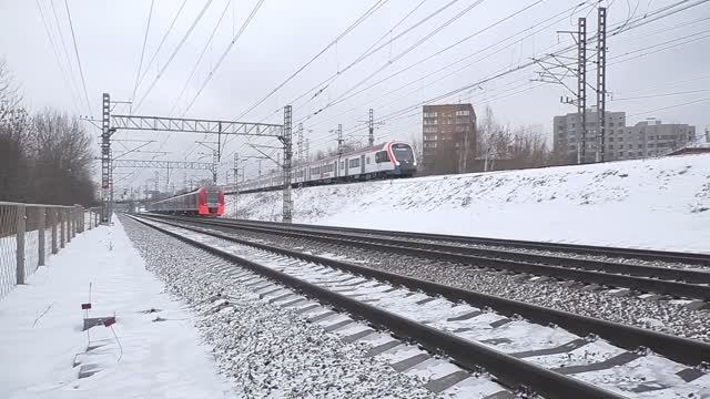 Электропоезд ЭС2Г-127 (ТЧПРИГ-6 Крюково) поезд №6608 + ЭГЭ2Тв-034 (аренда ЦППК) поезд №7377/7378.