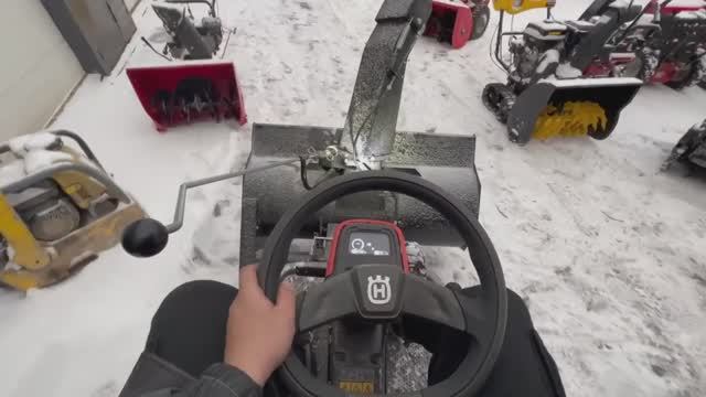 От первого лица райдер Husqvarna R 316 TX AWD