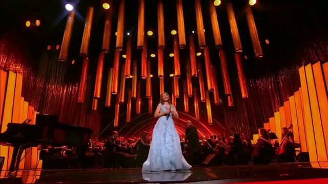 ЕКАТЕРИНА ГУСЕВА. ПЕСНЯ ШКОЛЬНЫЙ ВАЛЬС.