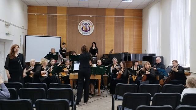 О.Шаренда. "Вечный огонь"
Муз. М. Минкова, слова И.Шаферана "Если б не было войны"