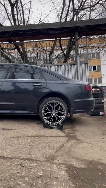 Audi A6 на примерке дисков в 19-ом диаметре