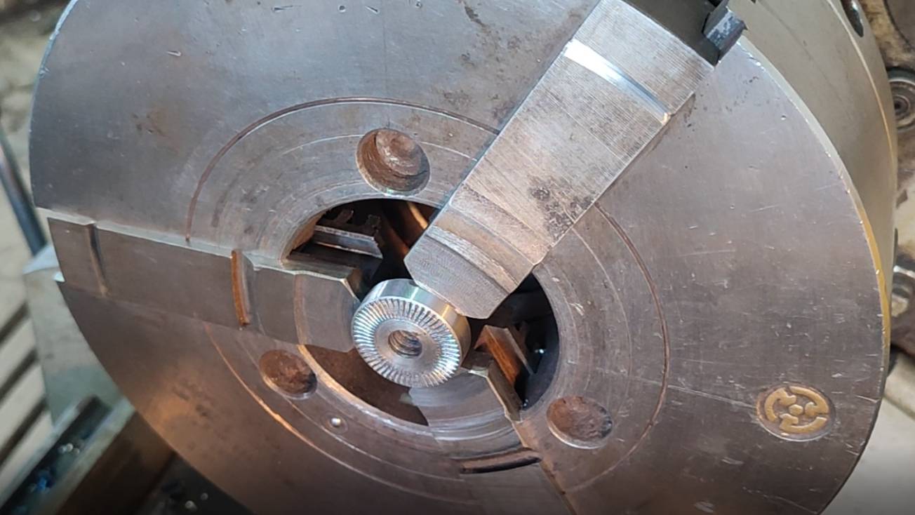 Сустав номер два.