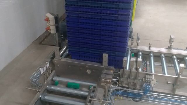 Поворотный стол для стопок тары с автоматическим определением ориентации