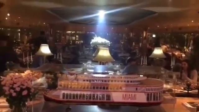 Интерьер ресторана-яхты "Чайка" (г.Москва, Краснопресненская набережная)