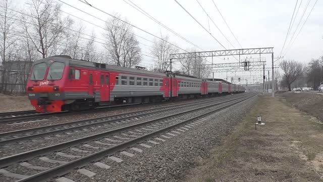 Электропоезд ЭД4М-0177 (ТЧПРИГ-26) пригородный поезд №6814 Москва - Куровская.