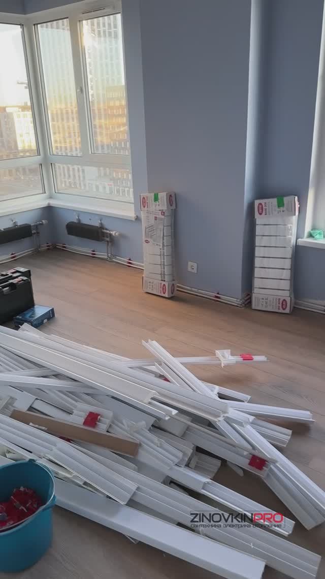 Плинтусное отопление отломалась трубка , все срезаем