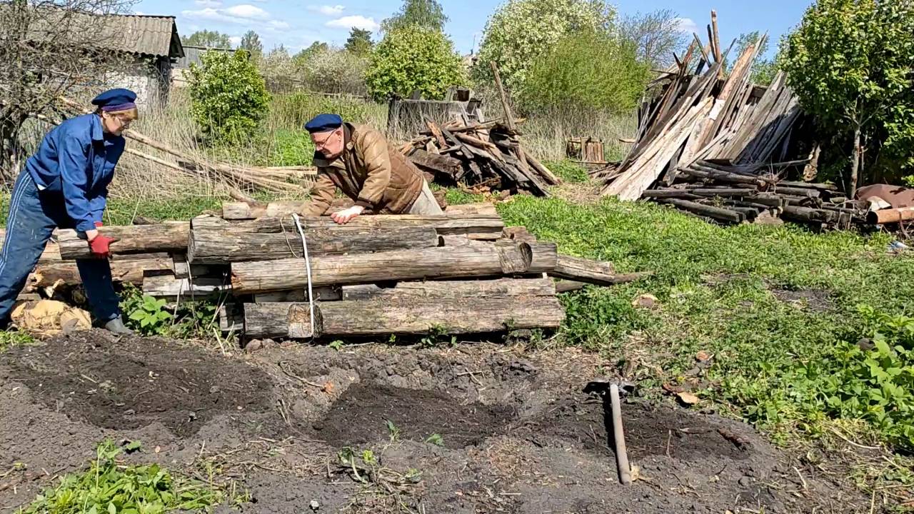 Архив 2023 г. Земля закончилась. Пятнашки с бревнами и коробками. Нашествие тракторов. Морозный май