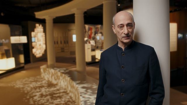 Стихотворение Георгия Иванова «Это звон бубенцов издалека…»