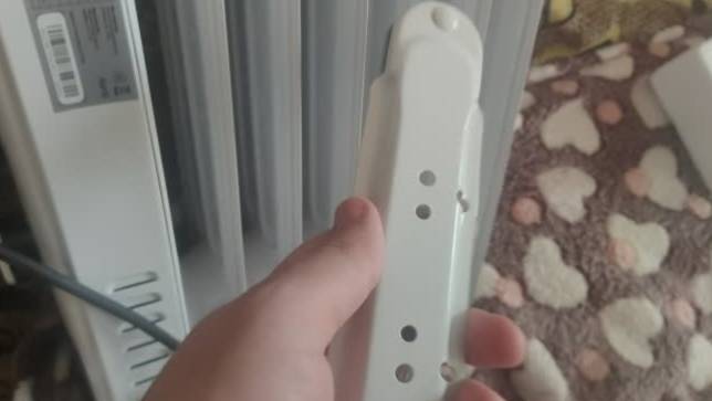 Как установить, прикрепить ножки с колёсиками к масляному радиатору (обогревателю) Неолайн, Баллу.