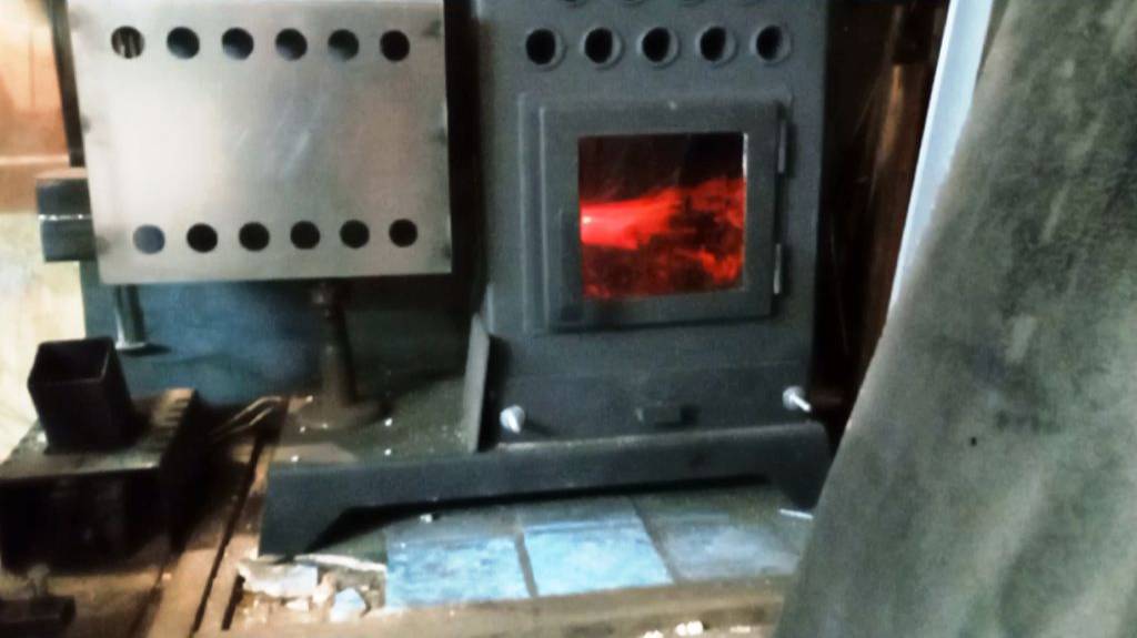 Энергонезависимая, мультитопливная горелка на древесных отходах. Обзор.