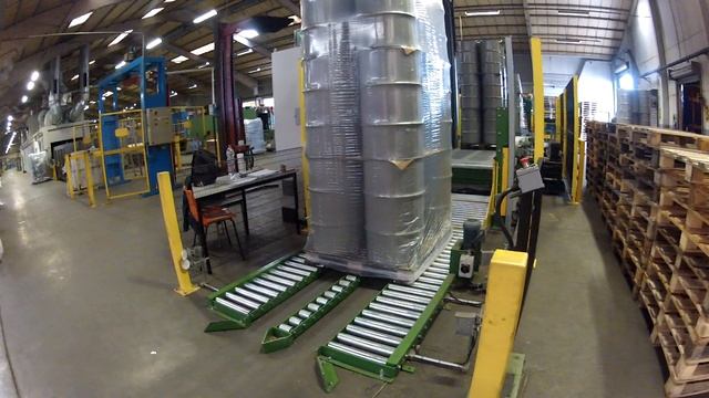 Стрейч худ машина OMS IS43 упаковка бочек