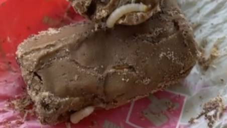 Осторожно, червивые конфеты!