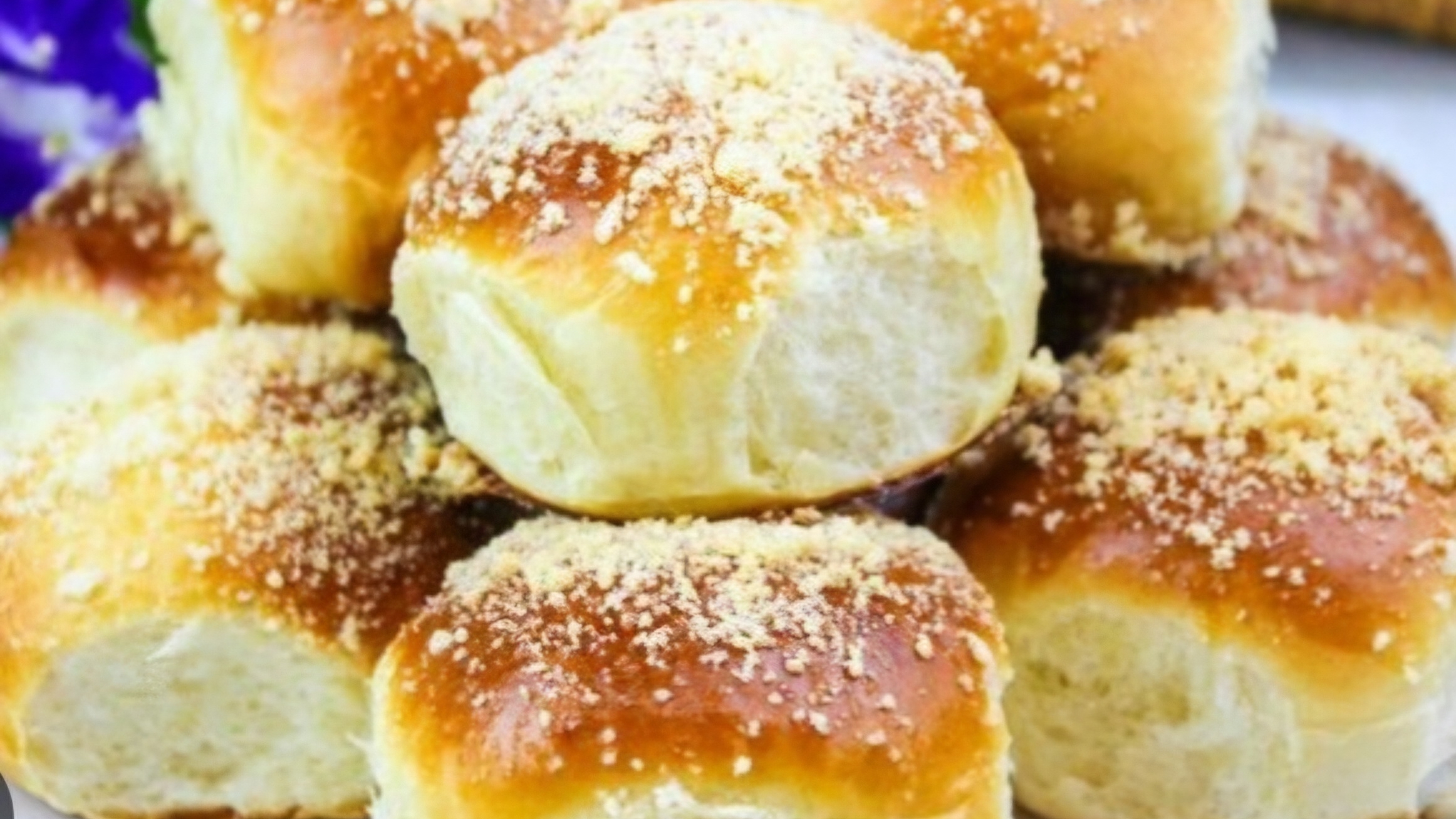 Воздушные Творожные Булочки с Изюмом и Хрустящим Штрейзелем! 🔥