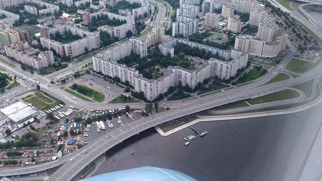 Под крылом вертолёта Васильевский остров и Финский залив!