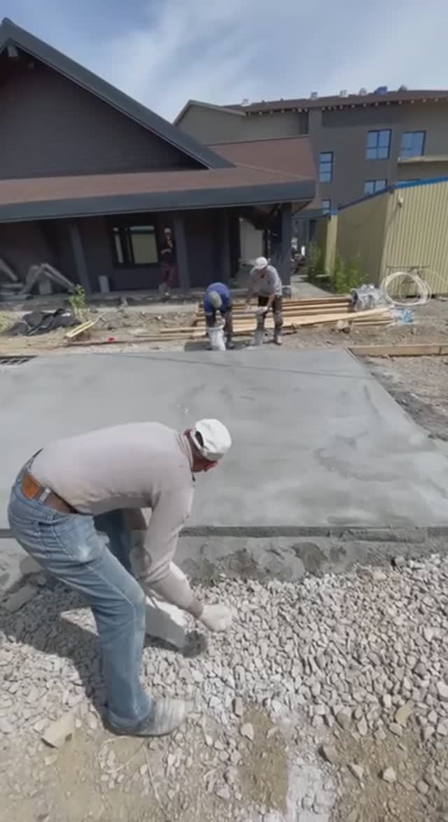 Печатный бетон  обучение на объекте заказчика от компании Домаск™