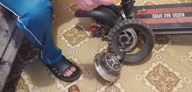 Как правильно поменять камеру на электросамокате