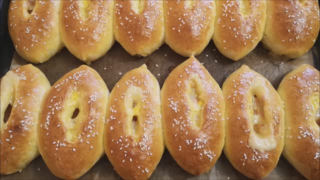 Пицца - пирожки в духовке с колбасой и сыром Выпечка на перекус, в дорогу