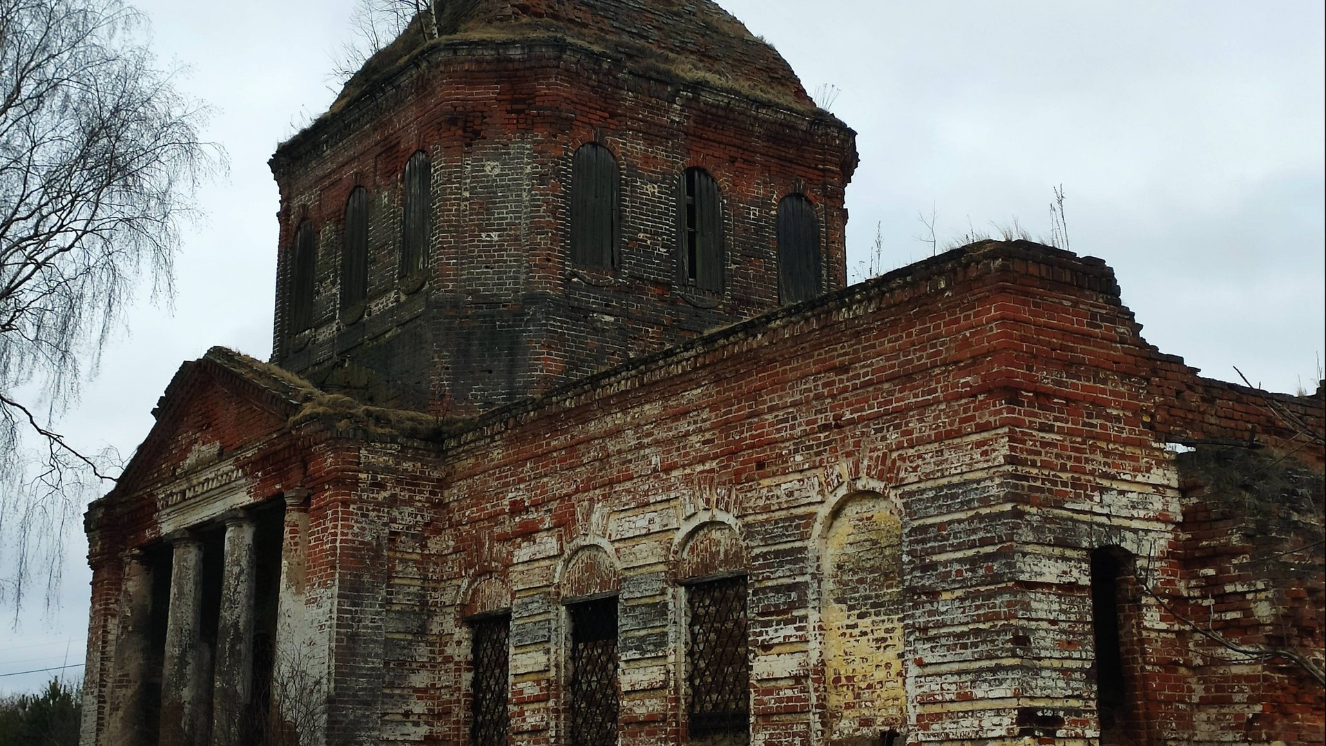 Заброшенная церковь