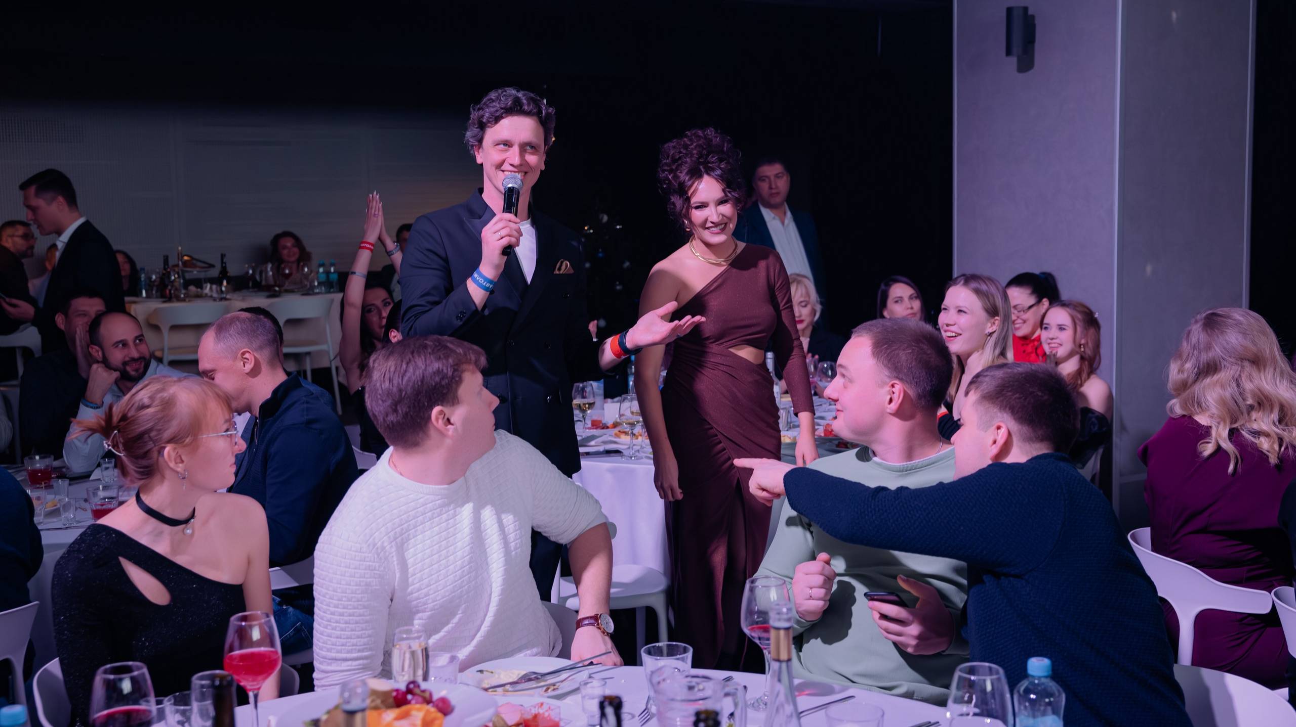 Ведущий на новогодний корпоратив Антон Нечаев.