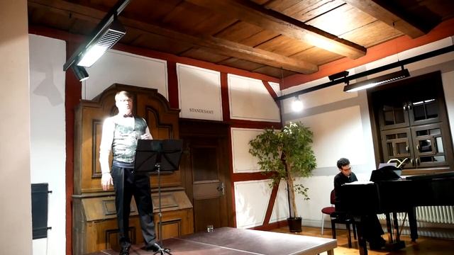 Аннабург, Германия. Романс  "Утро туманное", солист Олег Усенко-Золотос.