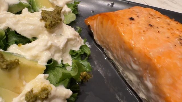 Кусок лосося на ужин