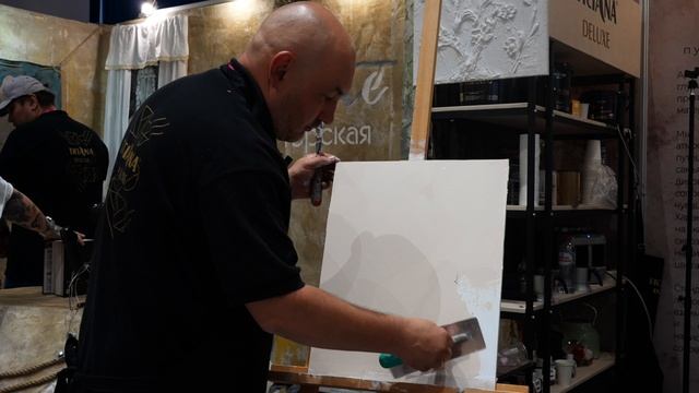 Как нанести декоративное матовое с эффектом велюра Cachemire от TICIANA DELUXE?