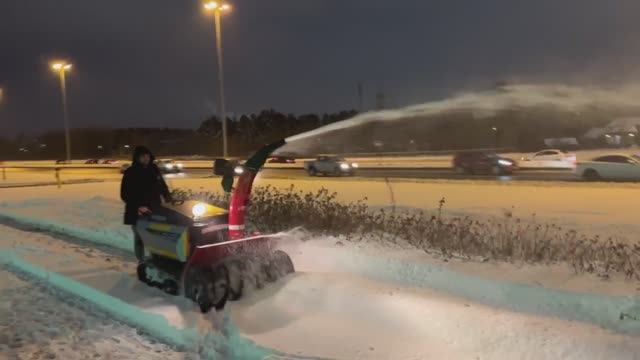 Убийца ледников! Ремонт и обслуживание снегоуборщика Honda HSL  2511 в Санкт Петербурге