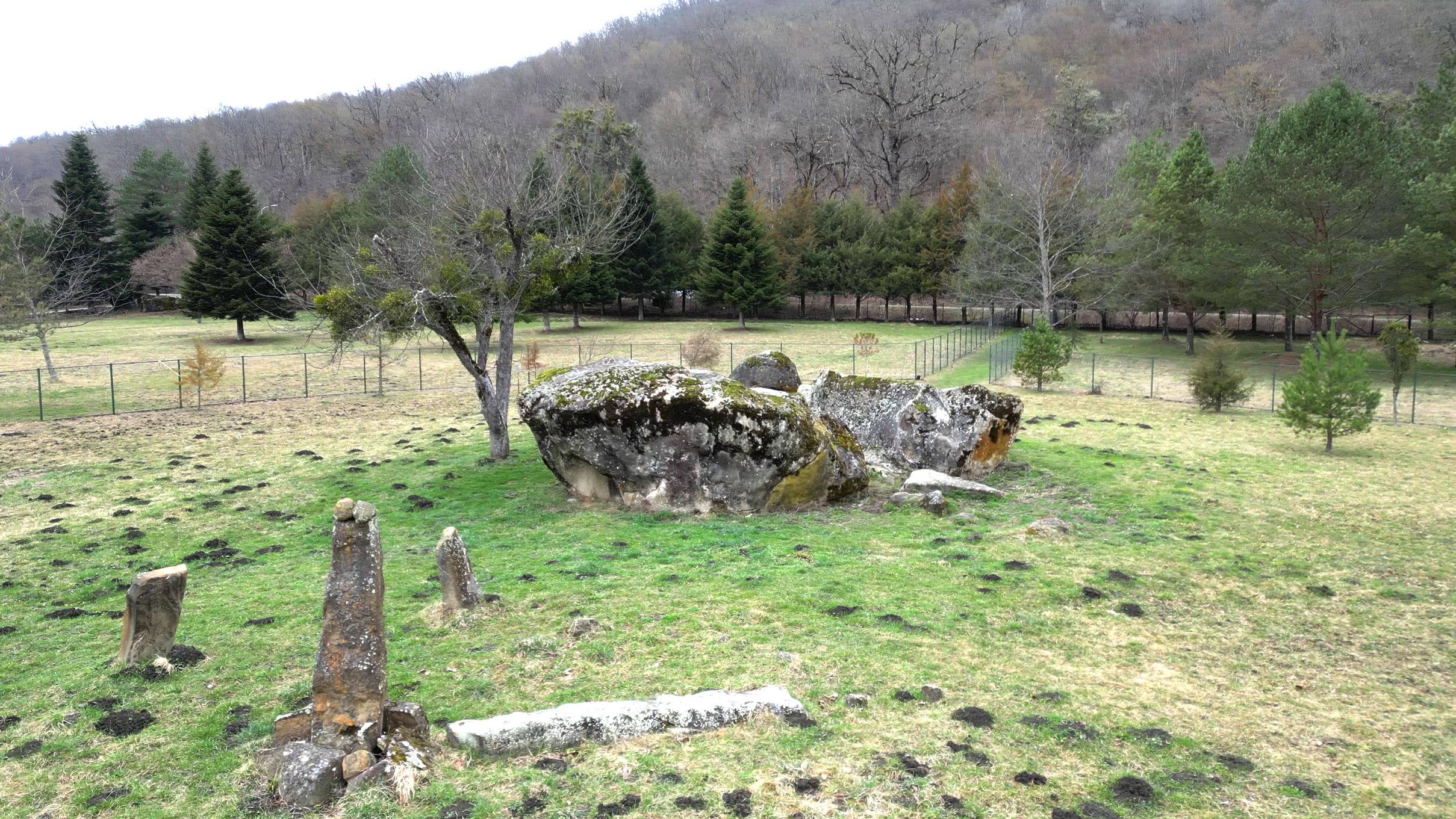 АЭРО 12 (видео 1) - Дополнение к Видео 92 - Самый большой дольмен-полумонолит