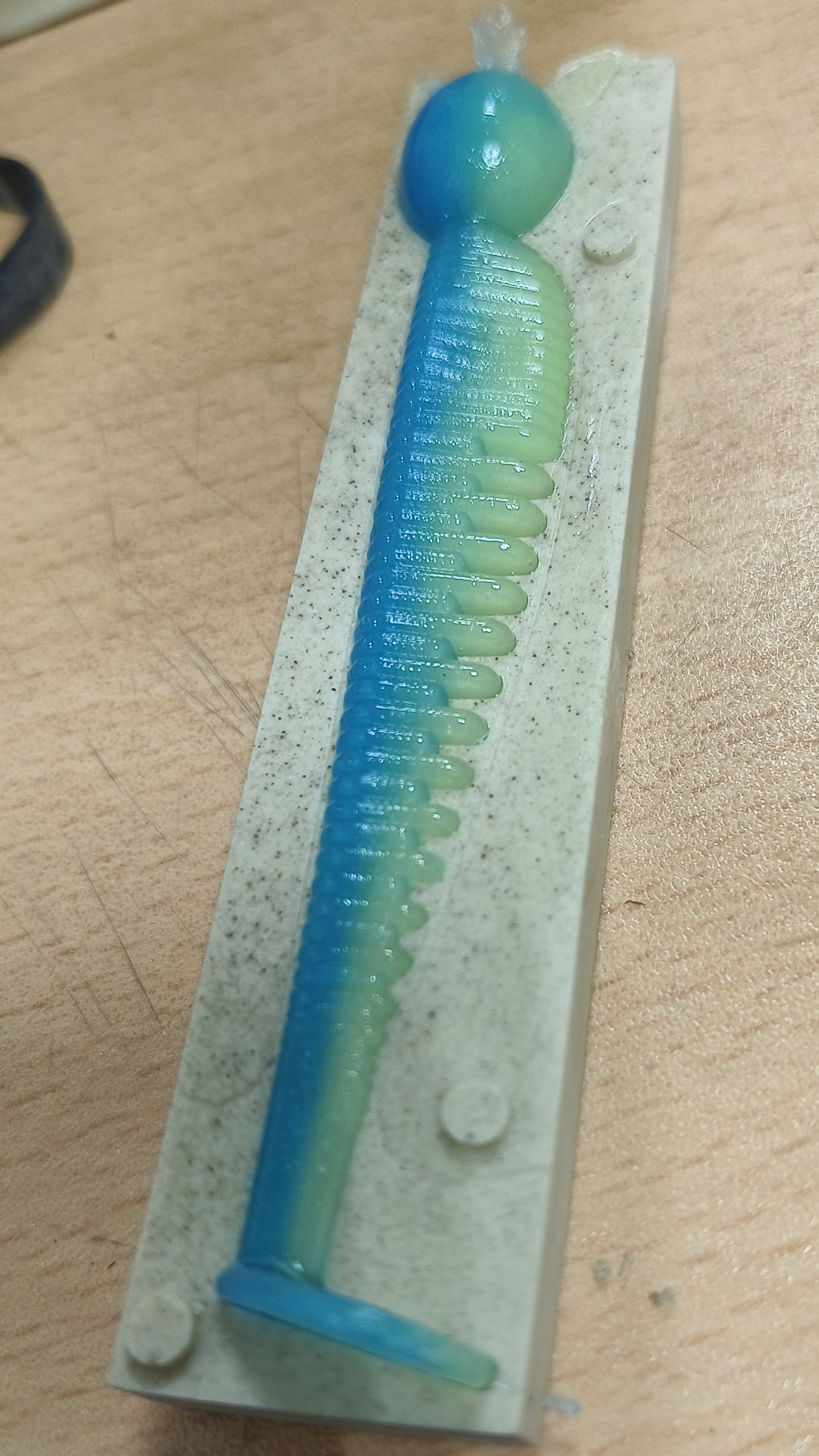 Лью Awaruna в цвете PAL 03