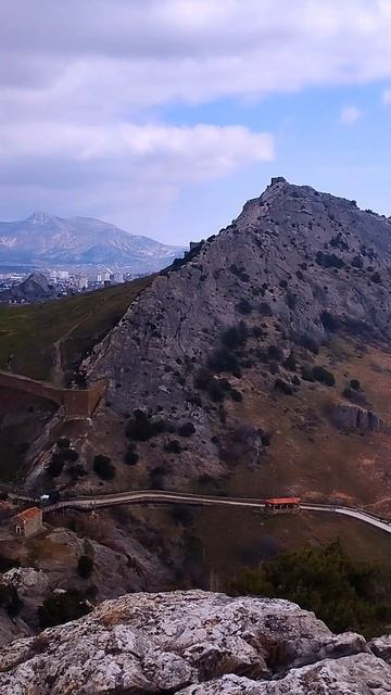 Вид на Судак с горы Палвани-Оба.