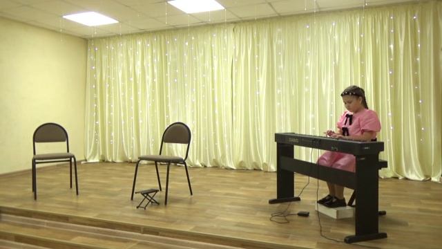 Роголева Алиса. "Танцующий мишка"