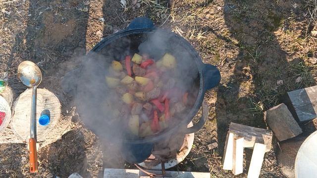 Шурпа из свинины в казане