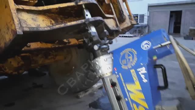 Станок расточно-наплавочный Sir Meccanica WS2 Plus Расточка отверстий проушин опоры стрелы