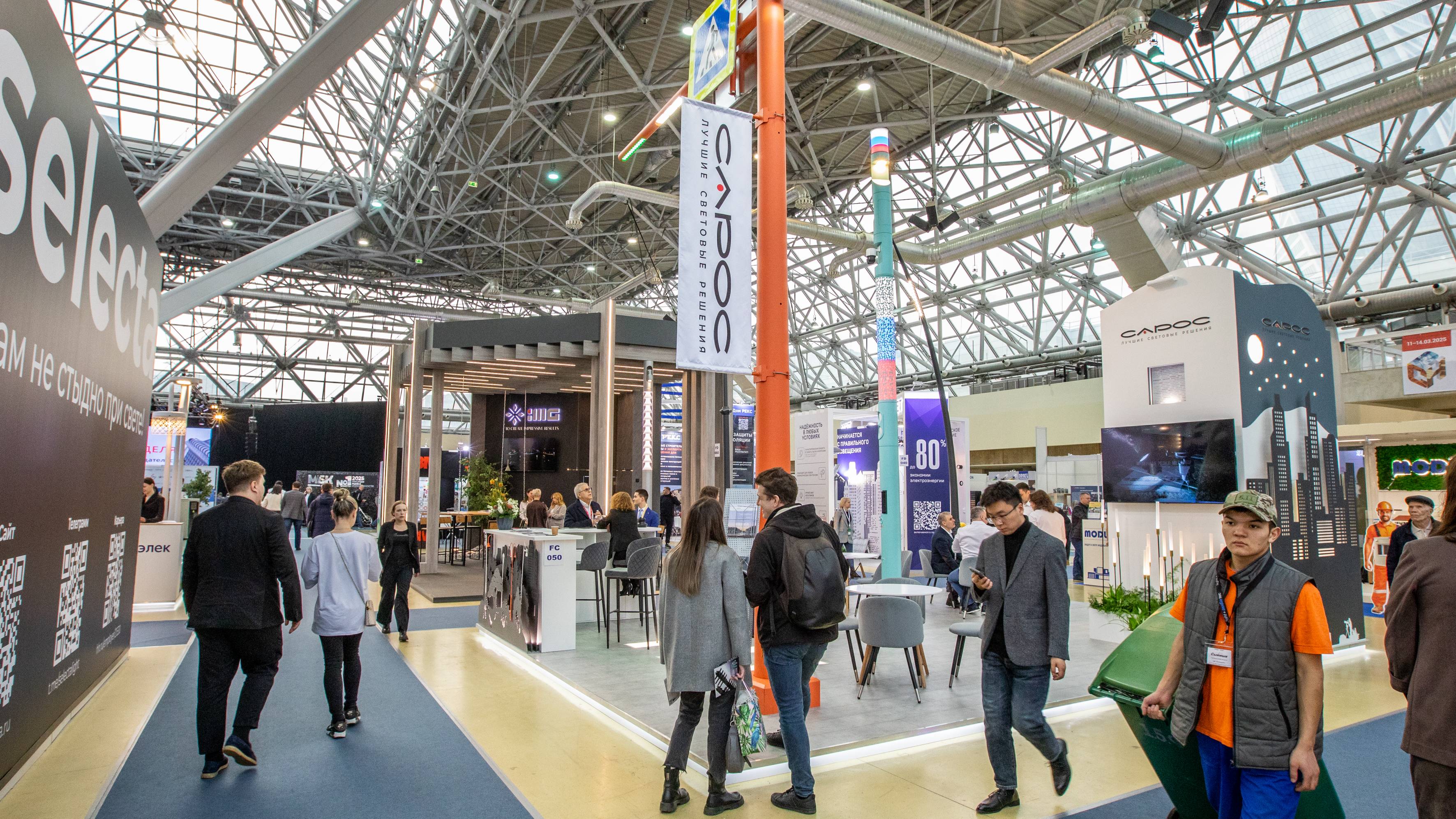 Новинки освещения от САРОС на выставке «RosBuild-2025»: что представил производитель