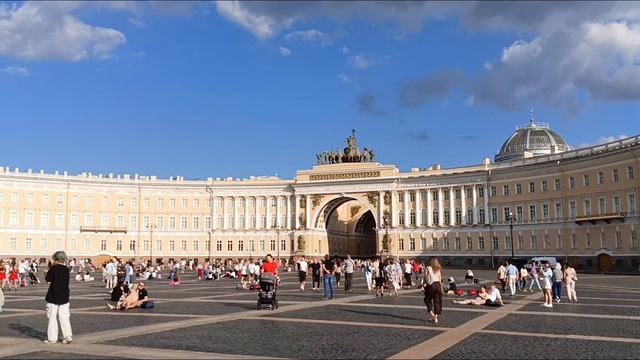 Дворцовая площадь в Санкт-Петербурге