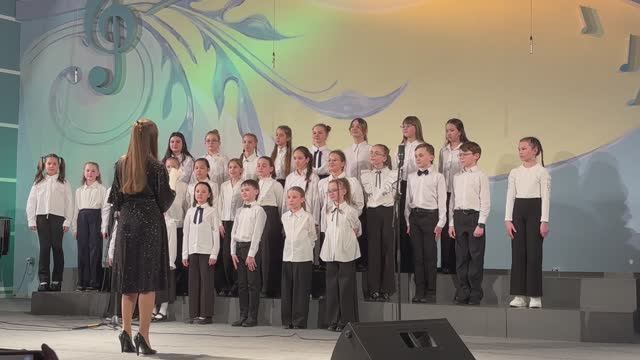 Солнце улыбается. сл. О. Левицкий, муз. и.Левин