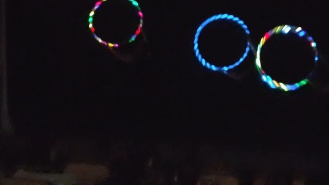 Светодиодное жонглирование Шоу- 1001- песенка