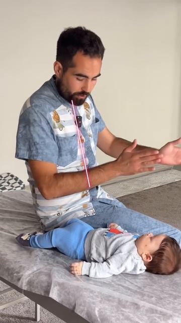 Что нужно, чтобы ребенок научился переворачиваться? Артур Сабуров