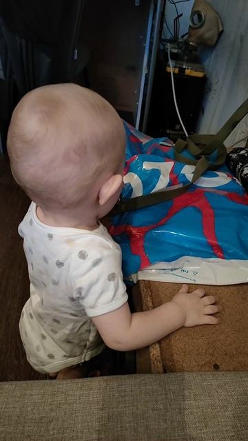 СЫНКУ МУЗЫКА КАЧАЕТ)