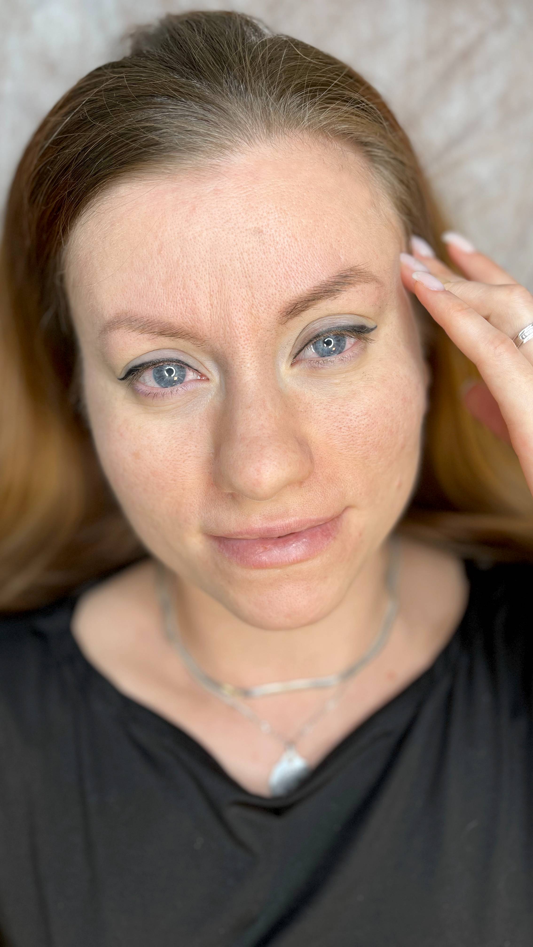 Перманентный макияж стрелки и межресничного пространства