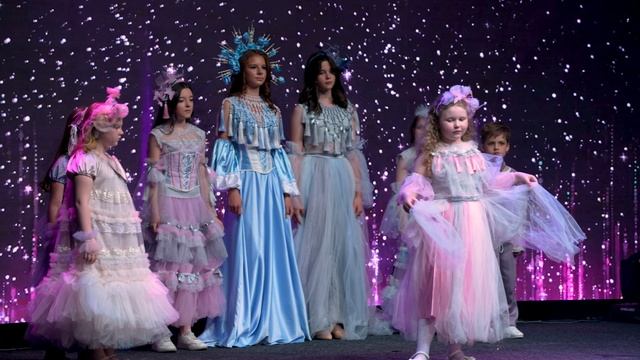 GROM FEST 2023 - модный показ A GLOSSIER & Тигран Петросян - Высокий полет