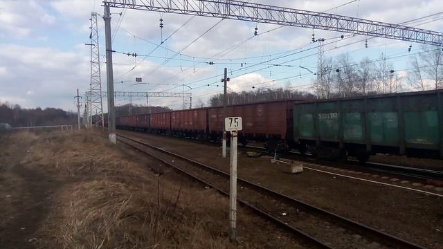 Электровоз ВЛ11-766Б с грузовым составом станция Чехов